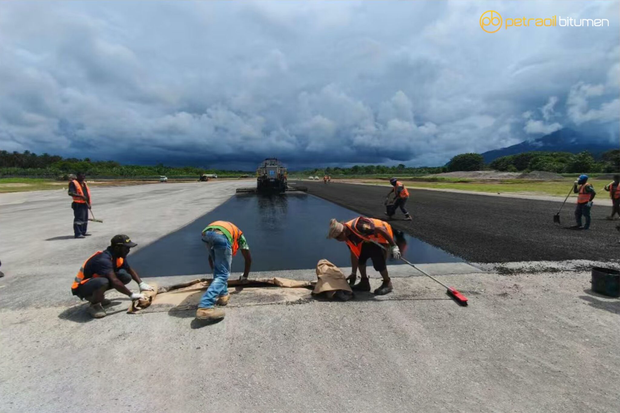 Hoskins Airport Kimbe Upgrade Supported by Petra Oil’s Bitumen C320 Supply